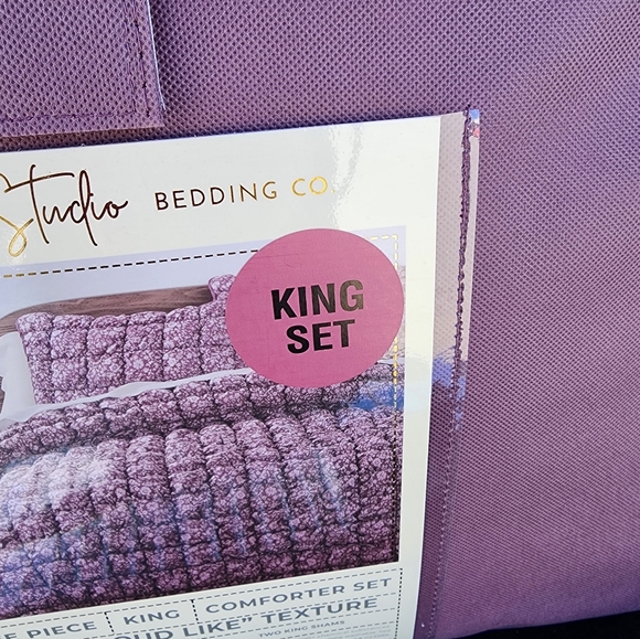 bungalow 360 | Bedding | Bungalow Studio Puffy Cloud Like Texture Plum ...